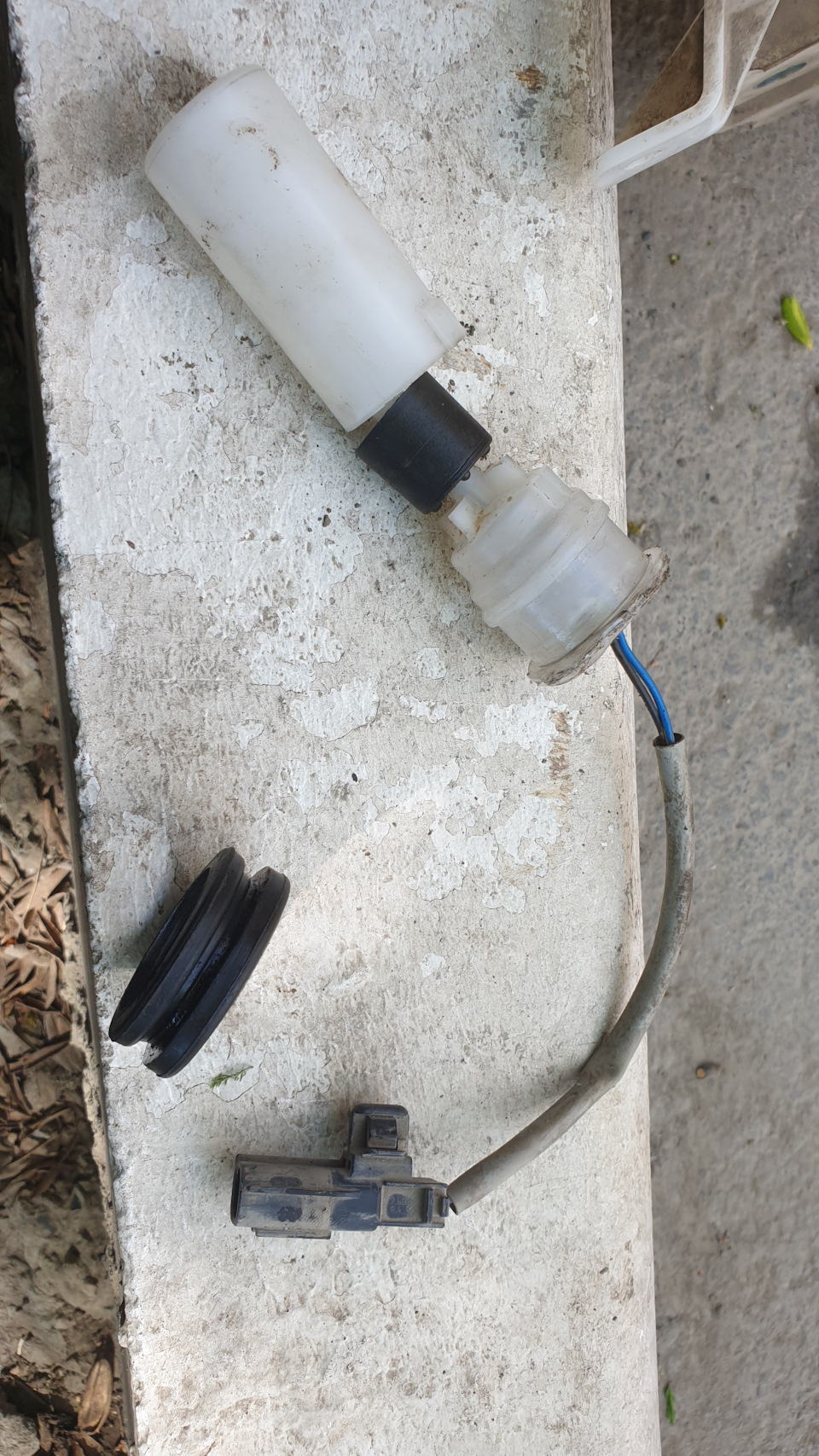 Датчик уровня омывающей жидкости, проблемы, снятие и разбор — Mazda 3 ...