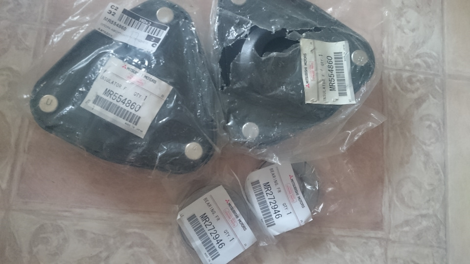 MR554860 Опора стойки передняя OEM Mitsubishi | Запчасти на DRIVE2