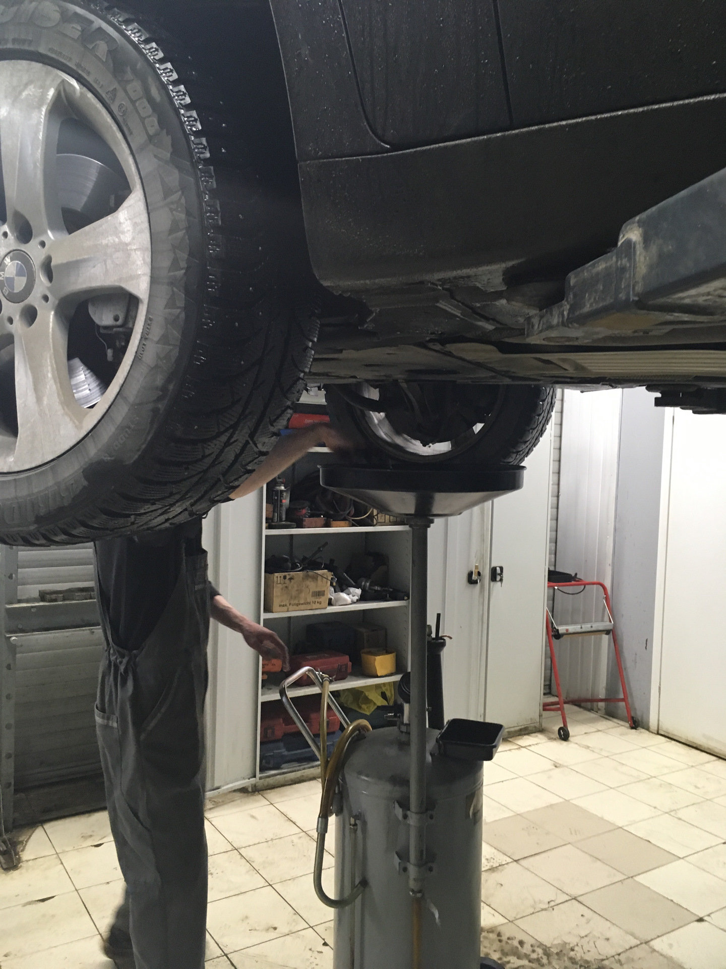 Замена масла после капиталки и замена пневмобаллона — BMW X5 (E70), 4,4 ...