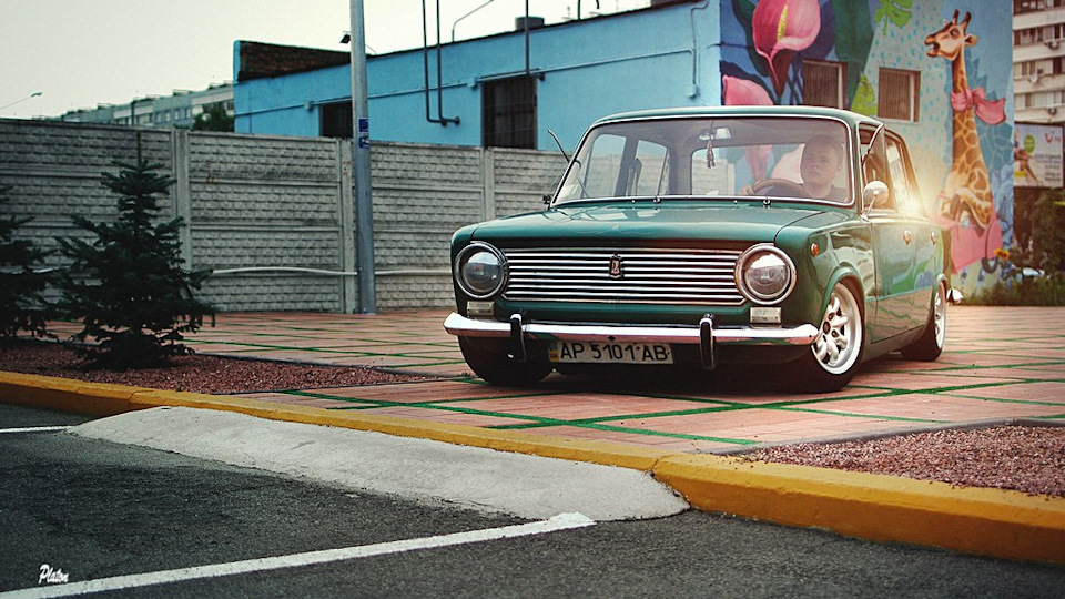 Cruising down the street in my 74 — Lada 2101, 1,2 л, 1974 года | покатушки | DRIVE2