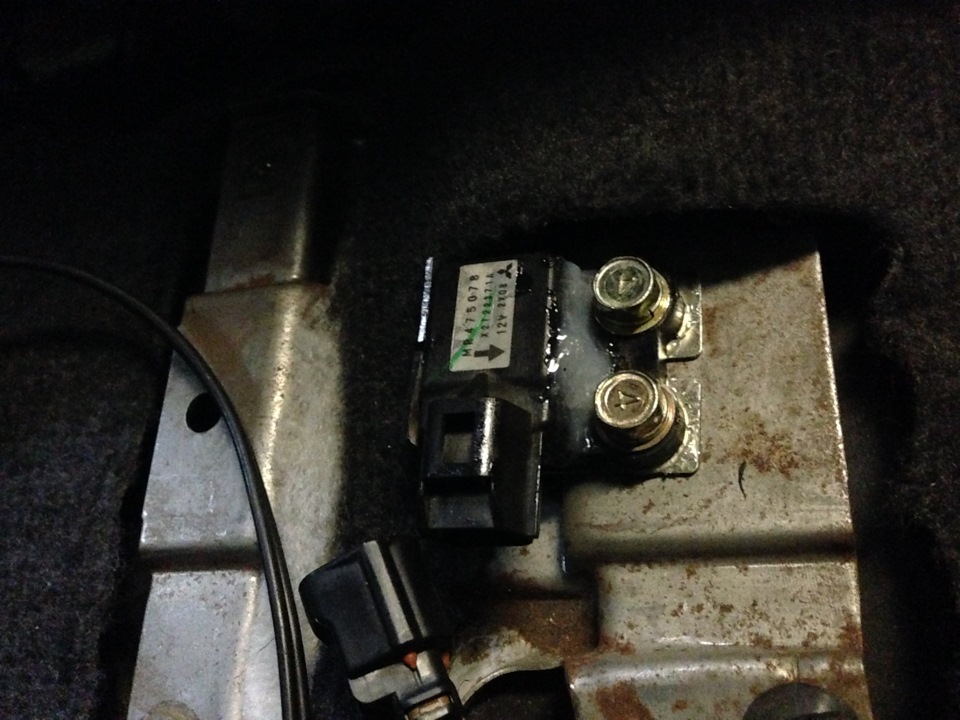 Опасная находка! Датчик AIR BAG MR475078 — Mitsubishi Airtrek Turbo, 2 ...