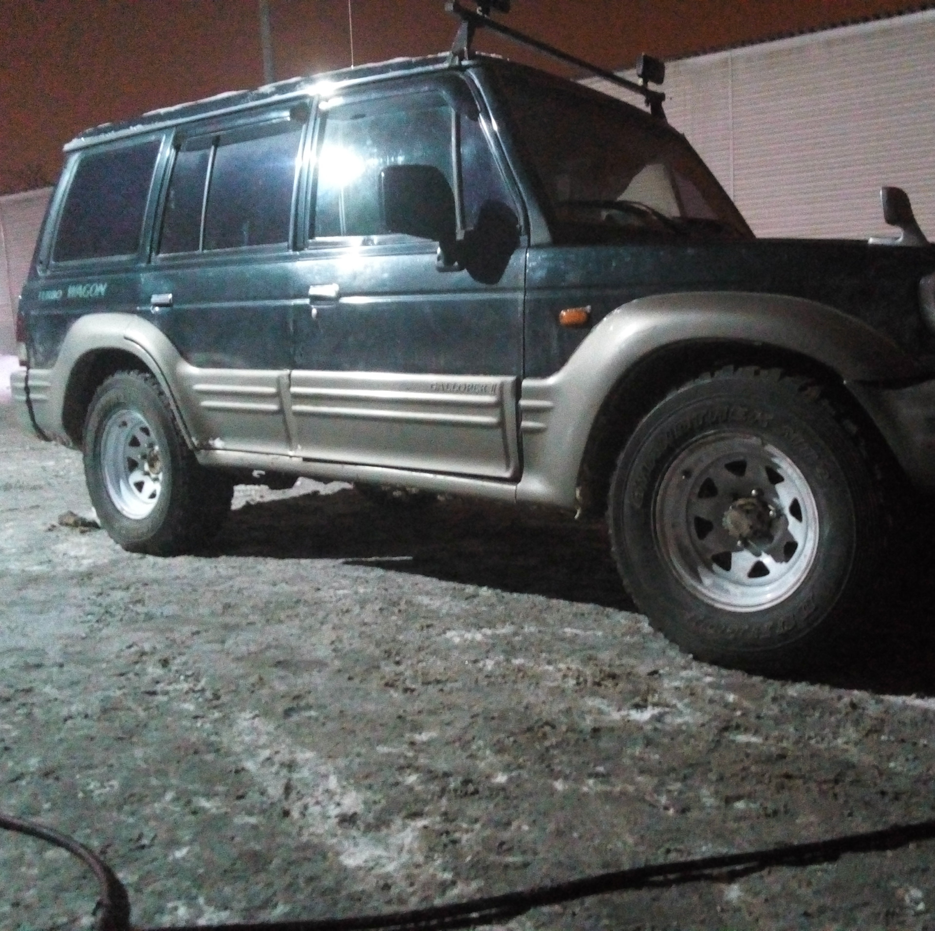 Dunlop Grandtrek MT2 265/75 R16 — Hyundai Galloper, 2,5 л, 1997 года ...