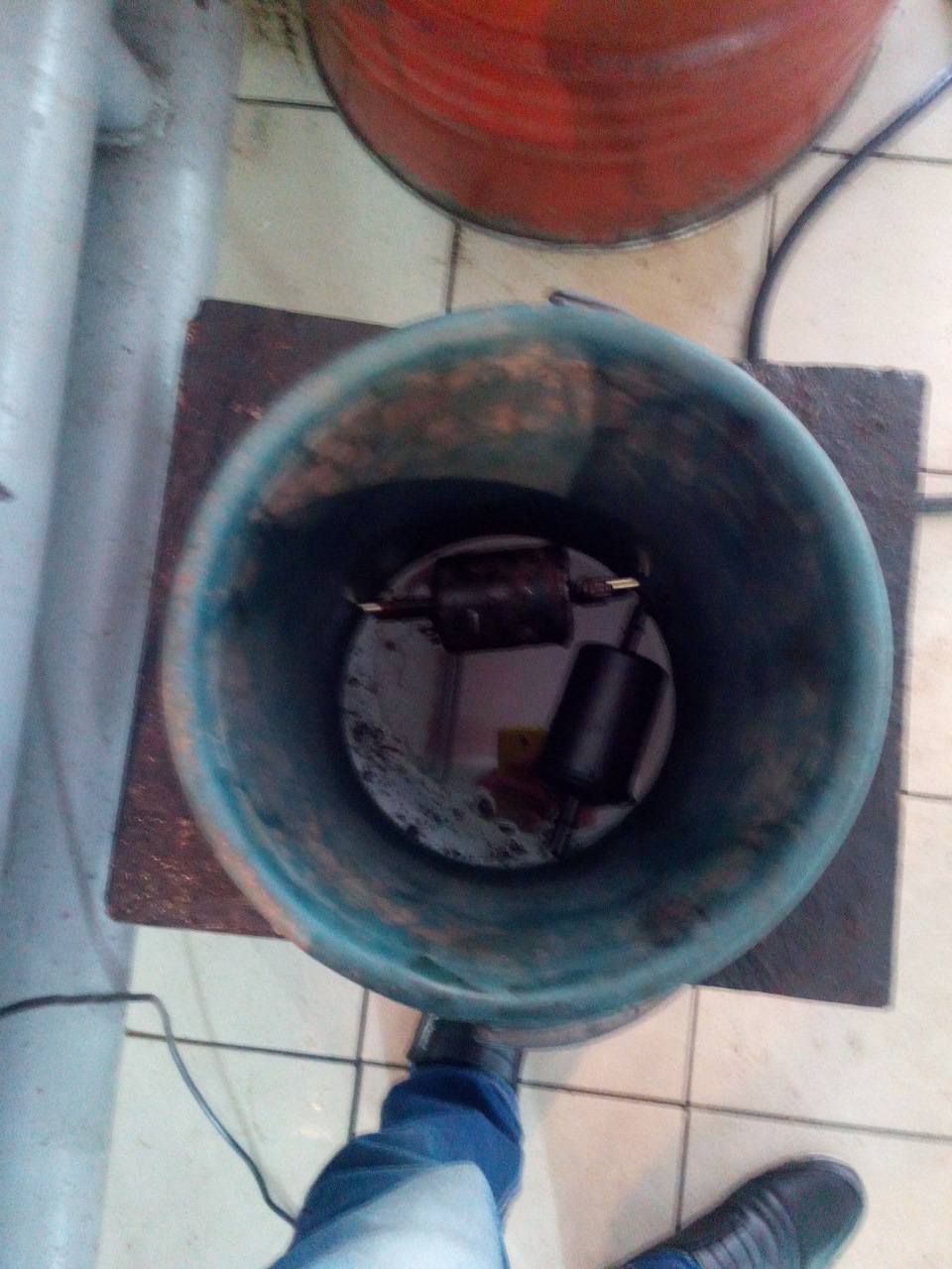 Замена топливного фильтра — Chevrolet Lacetti 5D, 1,4 л, 2010 года ...