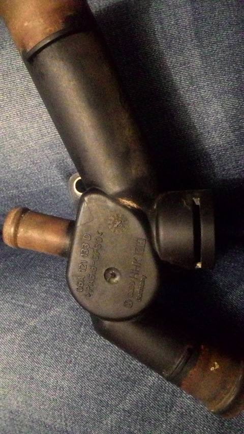 06A121133D Фланец охлаждающей жидкости VAG | Запчасти на DRIVE2