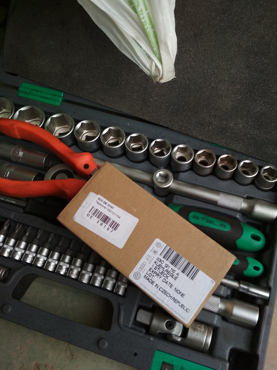 03C121110A Термостат системы жидкостного охлаждения VAG | Запчасти на ...