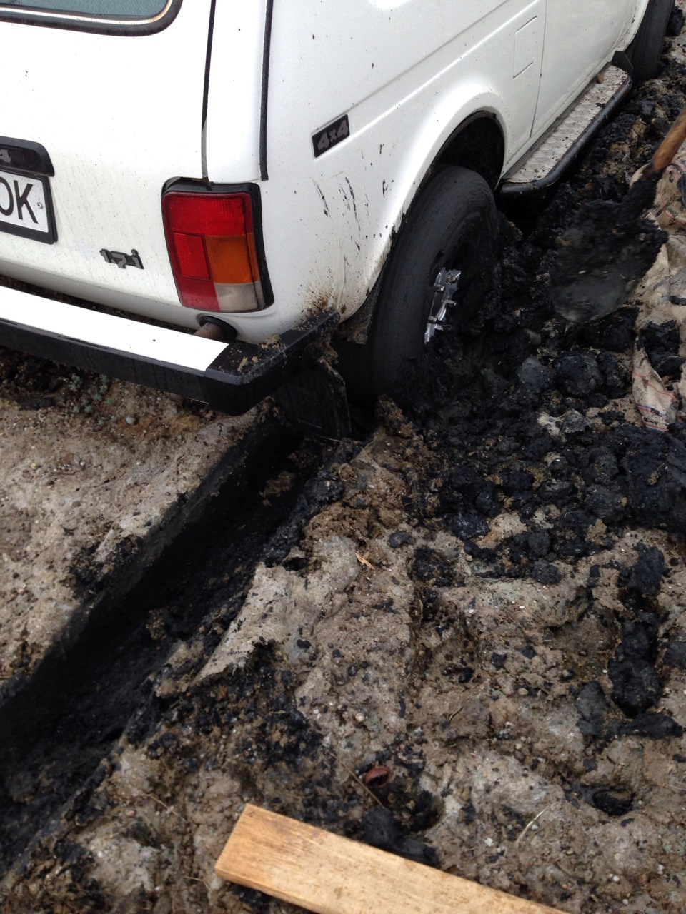 Чем круче джип тем дальше идти за трактором — Lada 4x4 3D, 1,7 л, 2003 ...