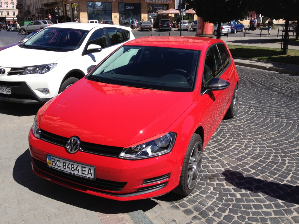 Поставил карбоновые накладки на зеркала — Volkswagen Golf Mk7 2 л 2013 года тюнинг Drive2