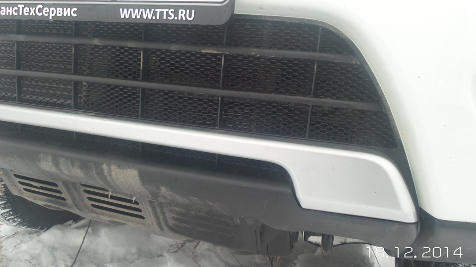 защитная сетка радиатора — Mitsubishi L200 (4G), 2,5 л, 2014 года ...