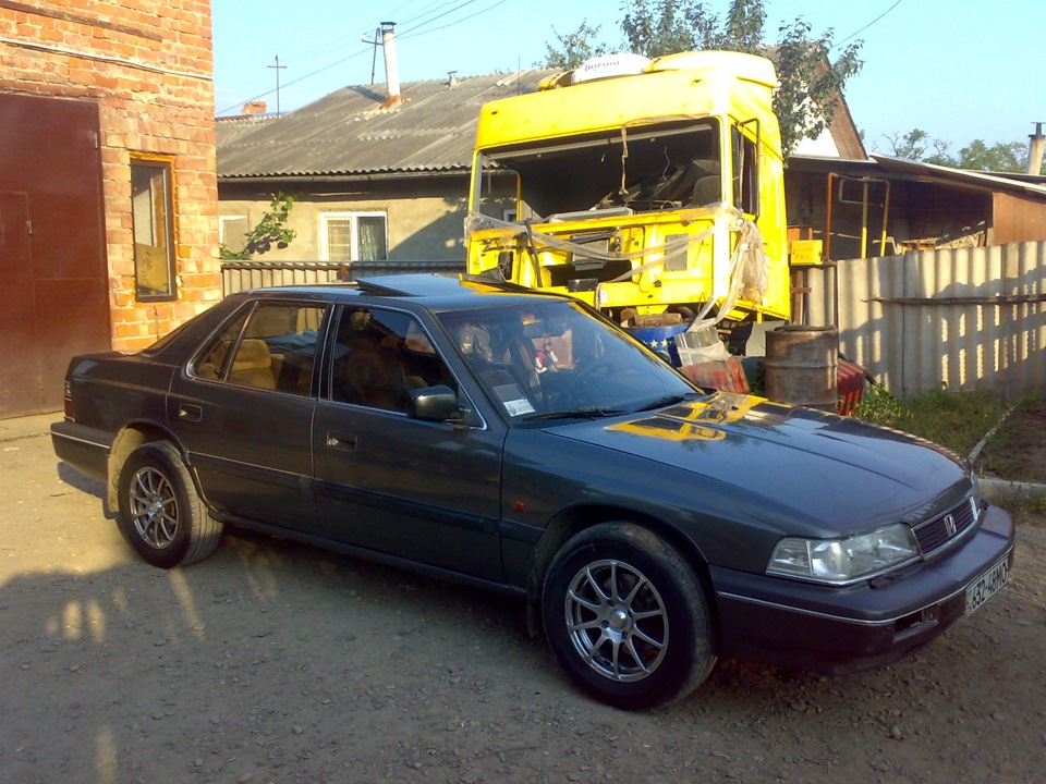 Очень спортивный седан! — Honda Legend (KA7), 2,5 л, 1990 года | просто ...