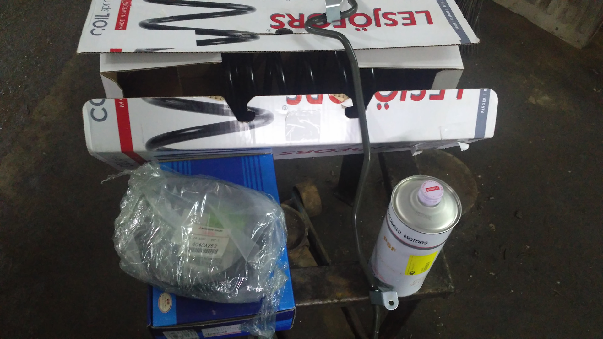 Замена передних пружин на 4059252 (OUTLENDER), трубка обратки гура ...