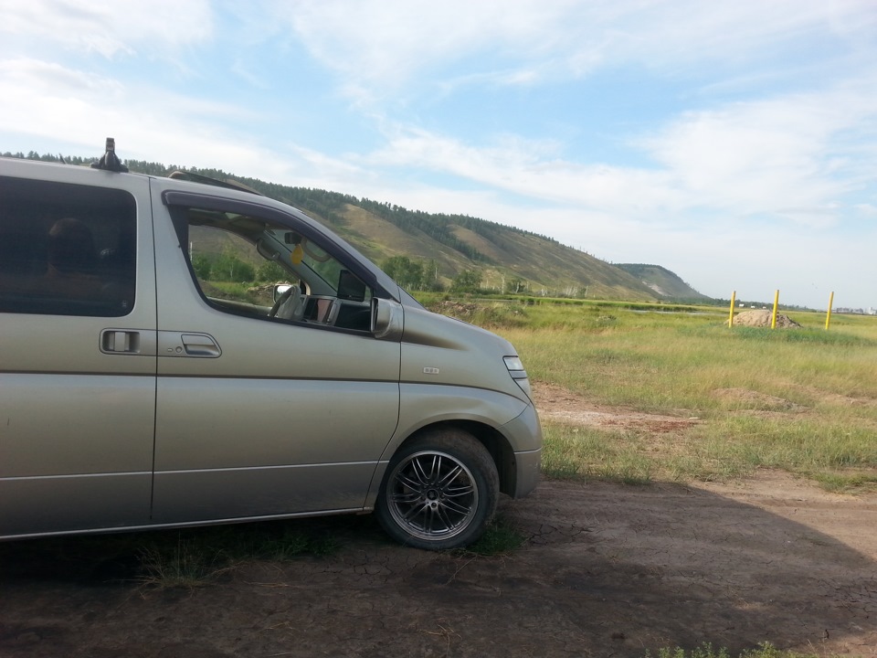 новые диски — Nissan Elgrand (E51), 3,5 л, 2004 года | тюнинг | DRIVE2