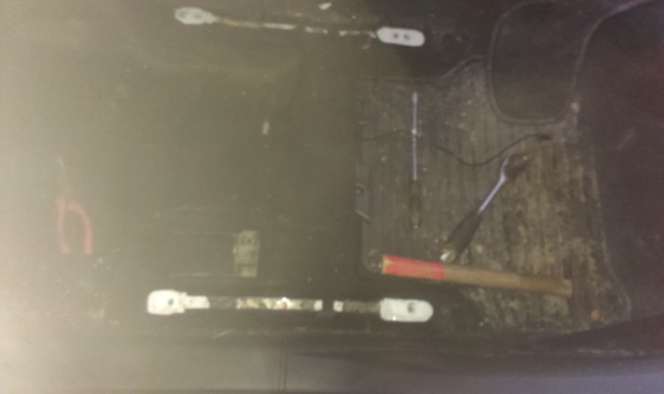 ящик под сиденье водителя — Skoda Octavia A5 Mk2, 1,4 л, 2012 года ...