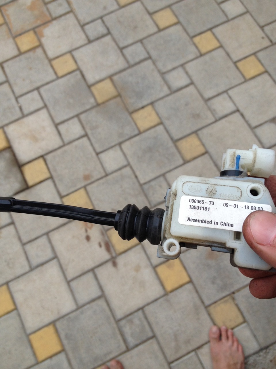 13501151 ЭЛЕКТРОДВИГАТЕЛЬ ЛЮЧКА ТОПЛИВОЗАЛИВНОЙ ГОРЛОВИНЫ 20ВТ GM ...