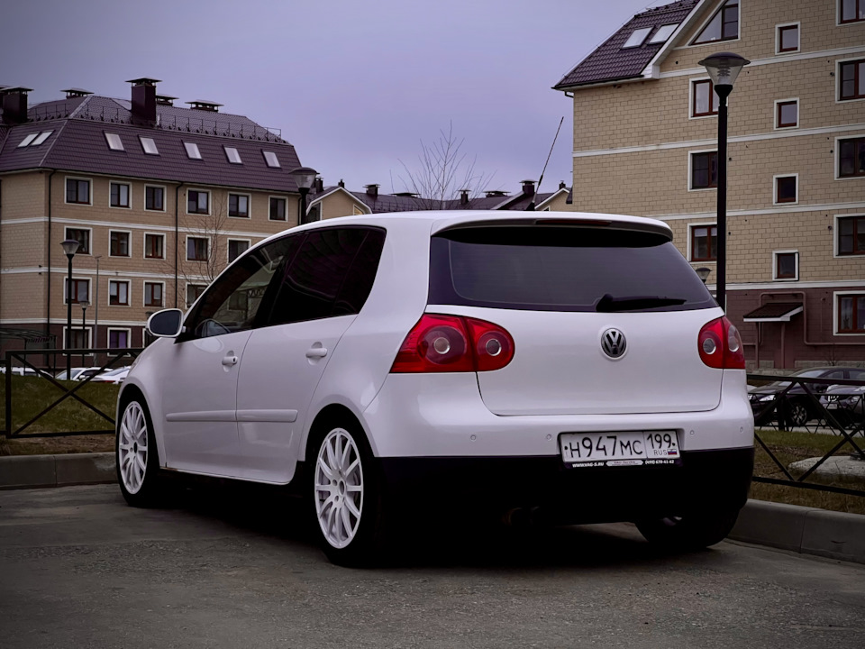 Ювелирно дотянул : ) — Volkswagen Golf GTI Mk5, 2 л, 2008 года | прикол | DRIVE2