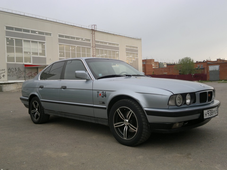 Наклейки на 9 МАЯ — BMW 5 series (E34), 2,5 л, 1994 года | другое | DRIVE2
