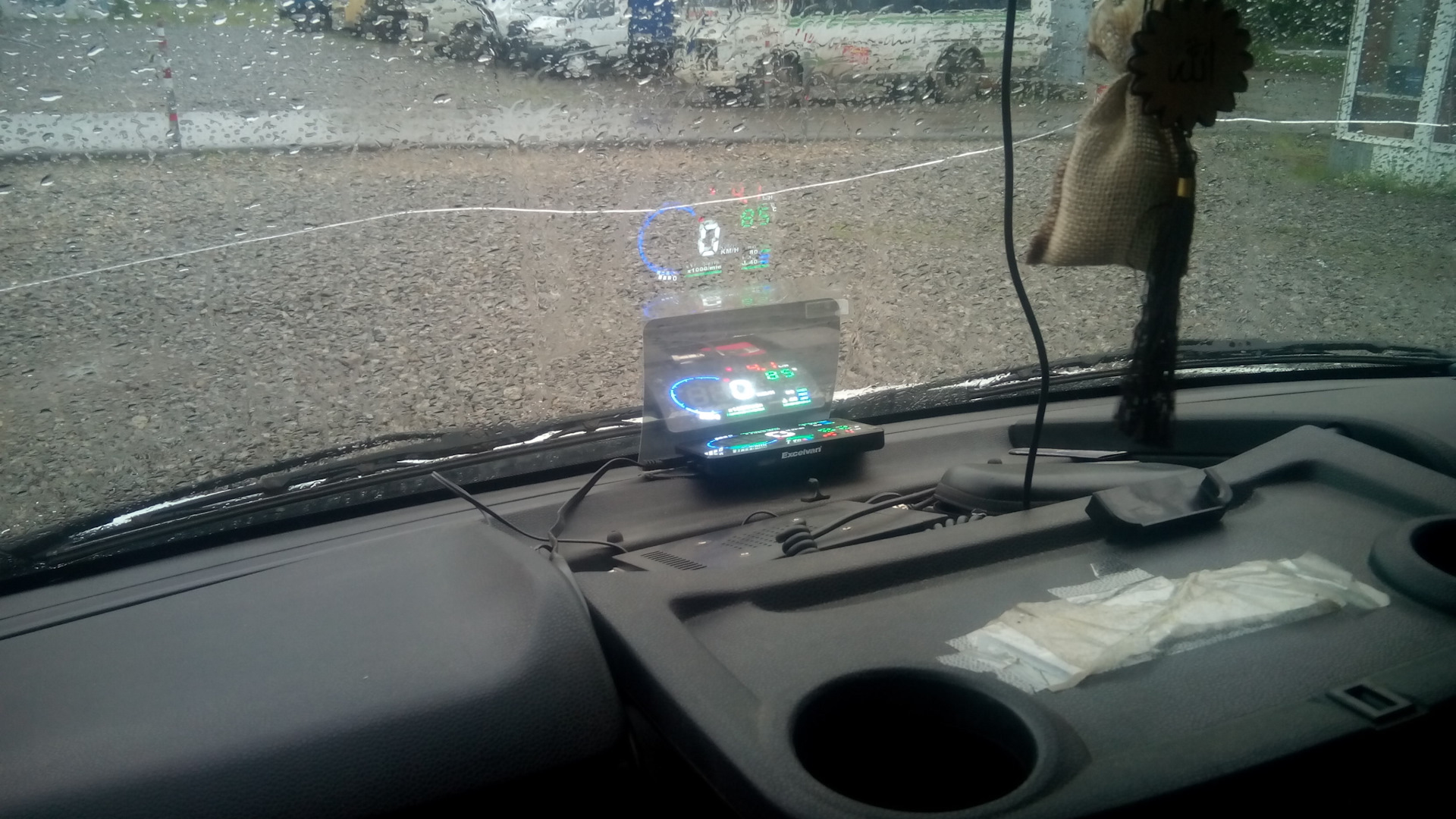 Проэктор на лобовое стекло — Ford Transit (7G), 2,2 л, 2013 года ...