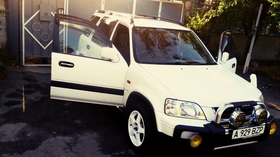 vs Lexus RX 300 — Honda CR-V (RD1/RD2), 2 л, 1997 года | видео | DRIVE2