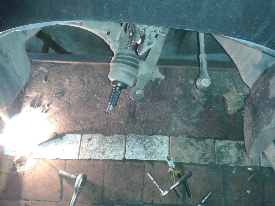Замена поворотного кулака — KIA Rio 5-door (1G), 1,5 л, 2002 года ...