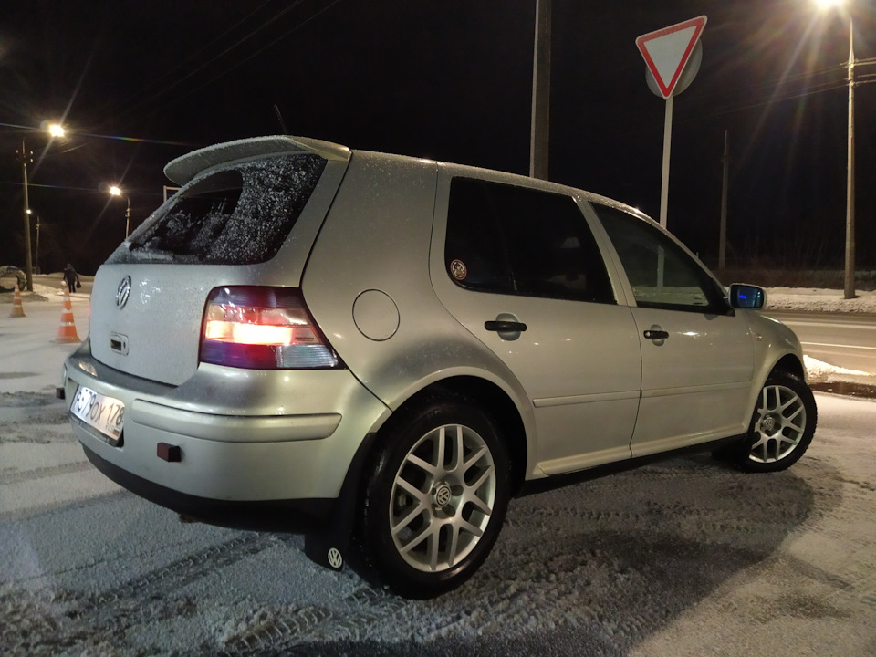 Hella magic теперь Blue — Volkswagen Golf Mk4, 1,6 л, 1998 года ...