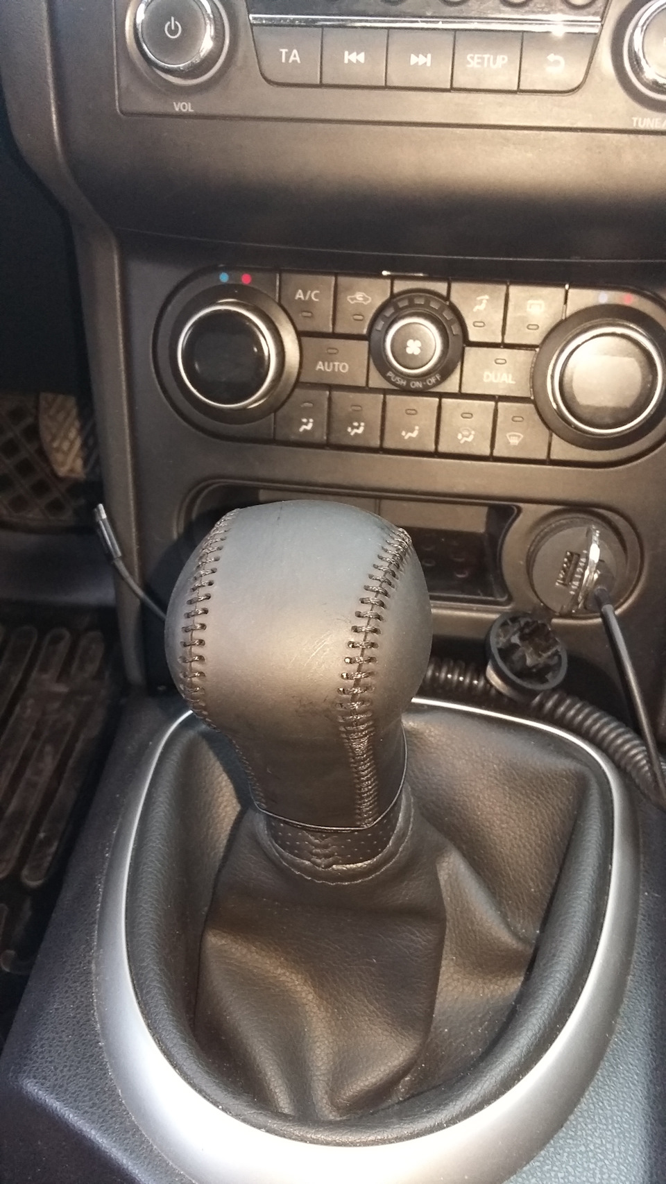 Установка чехла МКПП. — Nissan Qashqai (1G), 1,6 л, 2011 года ...