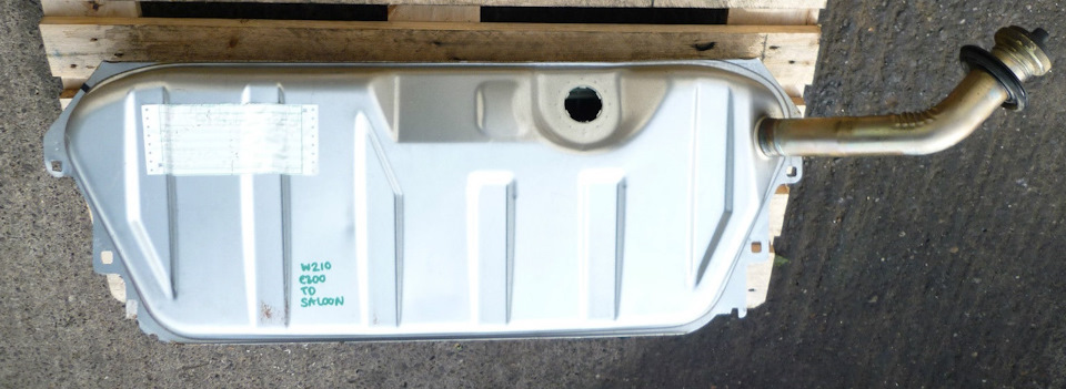 Внутренности бензобака W210 (A2104703901) — Mercedes-Benz E-class (W210 ...