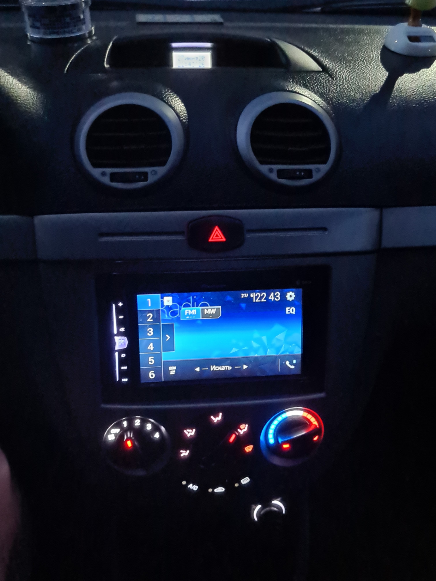 Пересвет салона в белый цвет. — Chevrolet Lacetti 5D, 1,6 л, 2011 года ...