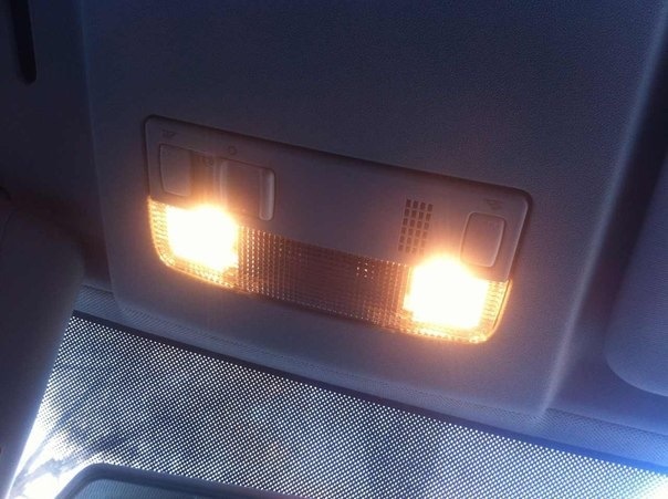 Плафон освещения салона — Volkswagen Caddy (3G), 1,2 л, 2011 года ...