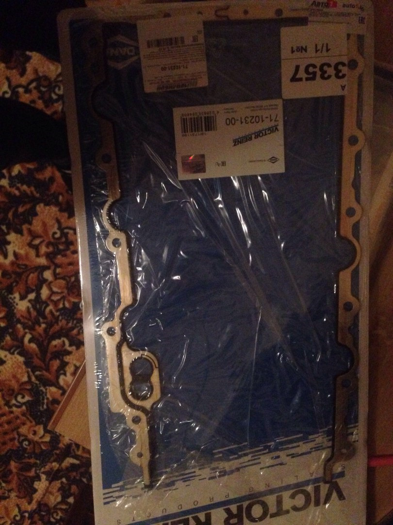 711023100 Прокладка, масляный поддон VICTOR REINZ | Запчасти на DRIVE2