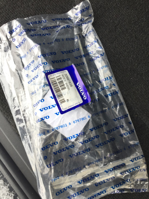 30667838 Кронштейн крепления аккумулятора Volvo | Запчасти на DRIVE2