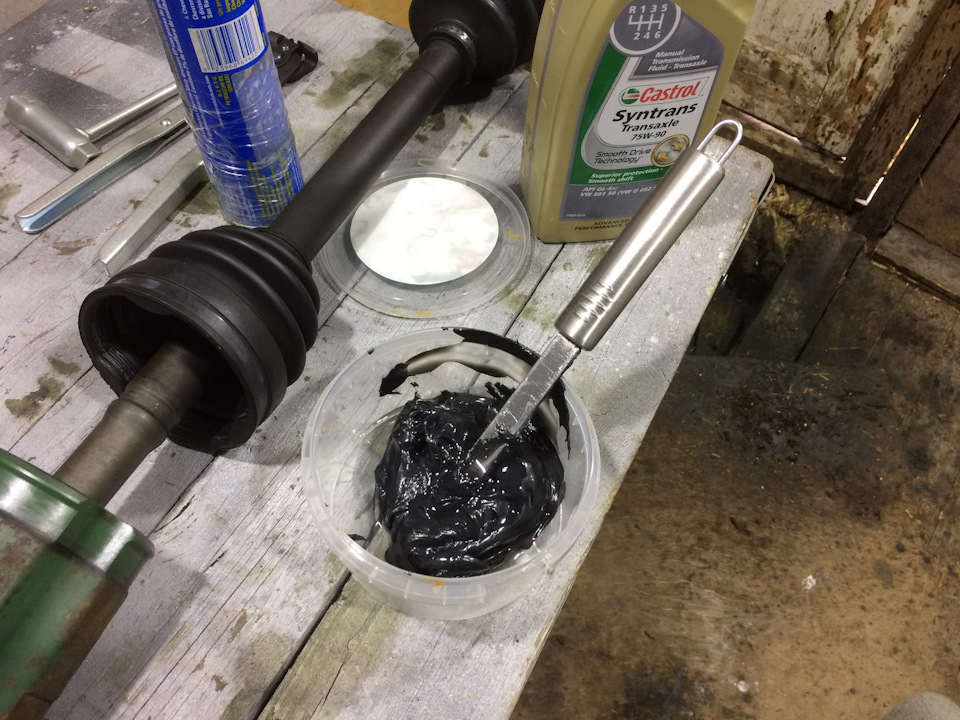 Замена пыльника и смазки на правом приводе Outlander XL 3815A068 ...