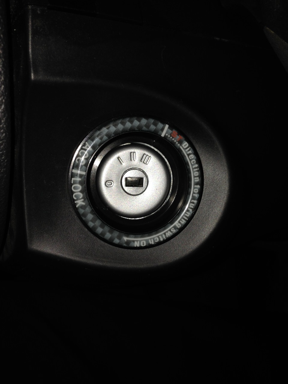 "Подсветка" замка зажигания — Ford Focus Sedan II, 2 л, 2008 года ...