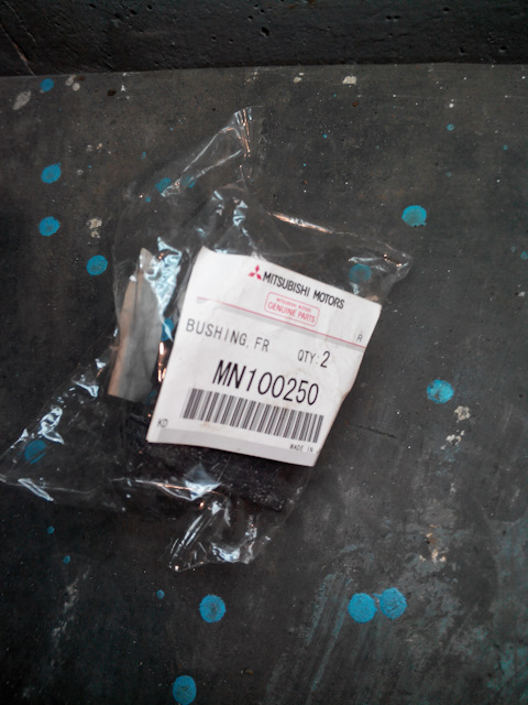 MN100250 Втулка стабилизатора Mitsubishi | Запчасти на DRIVE2