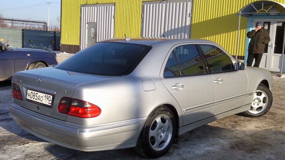 Mercedes-Benz E-Class (W210) 2.2 дизельный 2001 | 2.2 турбо-дизель CDI ...