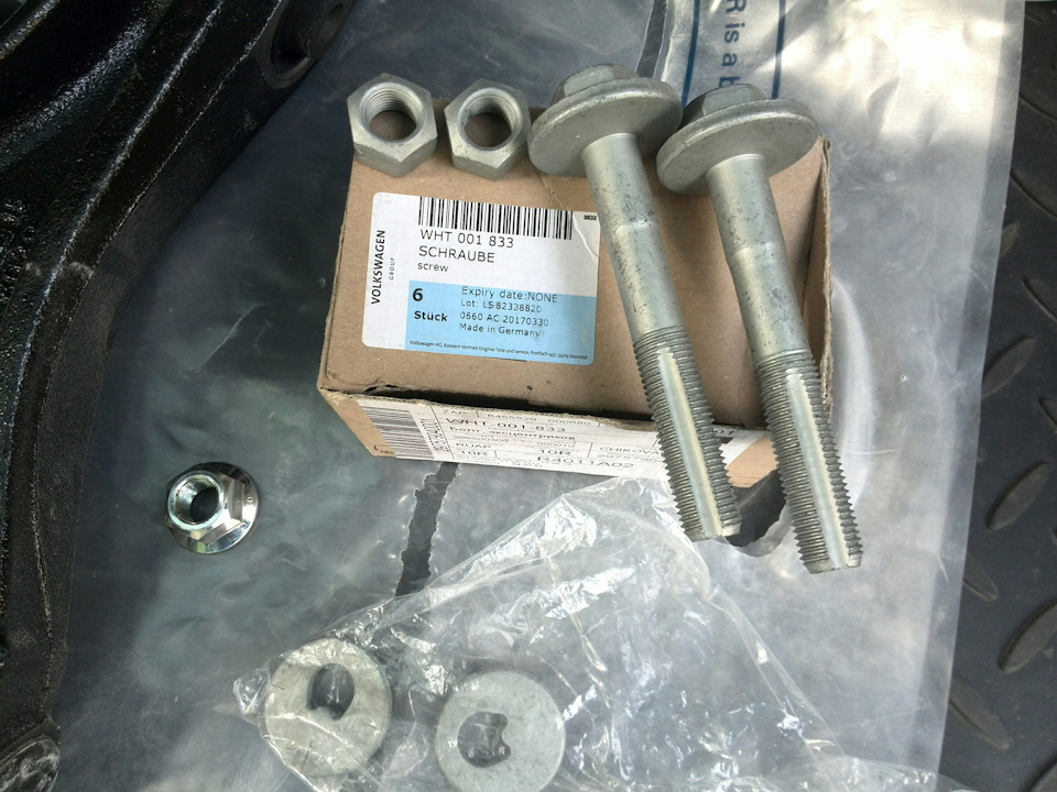 WHT001833 БОЛТ РАЗВАЛЬНЫЙ + ГАЙКА + ШАЙБА AUDI Q7 (07-15), VOLKSWAGEN ...