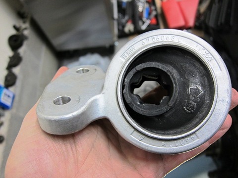 31107838575 Комплект резинометаллических шарниров BMW | Запчасти на DRIVE2