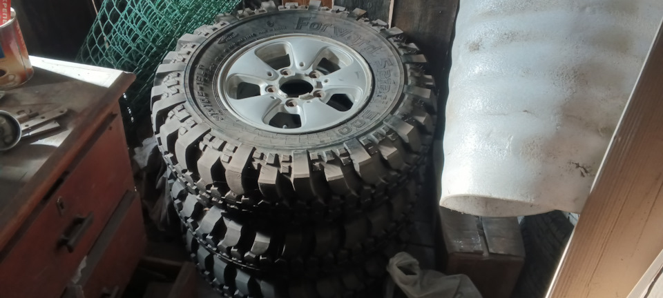 Шины летние 265/75 R15, литые диски 6,5Jx15 ET40 5x139,7 на KIA ...