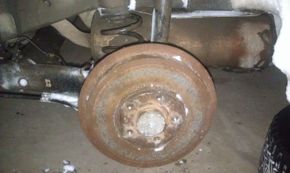 замена колодок — Skoda Octavia Combi A4 Mk1, 1,6 л, 2002 года | своими ...