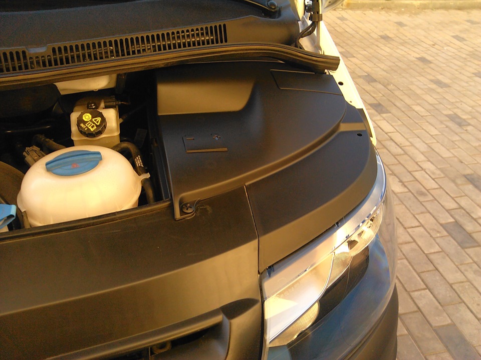 Амортизатор капота и пластик — Volkswagen Caravelle (T5), 2 л, 2013 ...