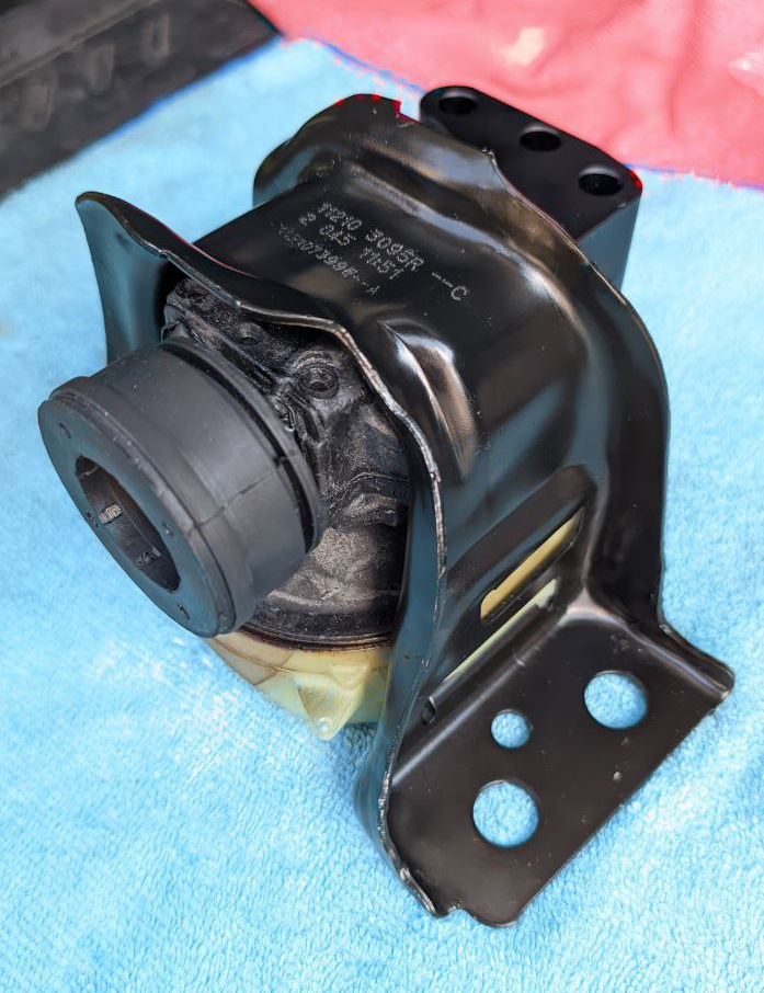 112103095R Опора двигателя RENAULT | Запчасти на DRIVE2