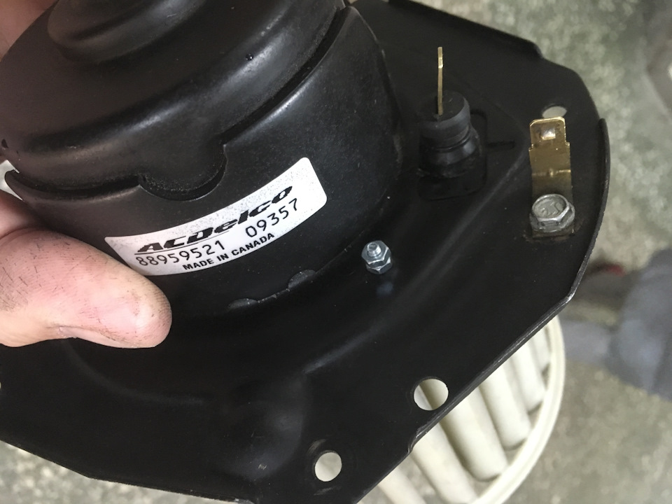 перетряхнул вентилятор печки (видео) — Chevrolet Tahoe (GMT400), 5,7 л ...