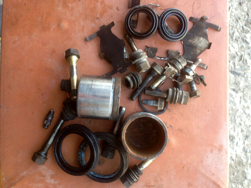 Обслуживание суппортов — KIA Cerato (1G), 1,6 л, 2006 года | своими ...