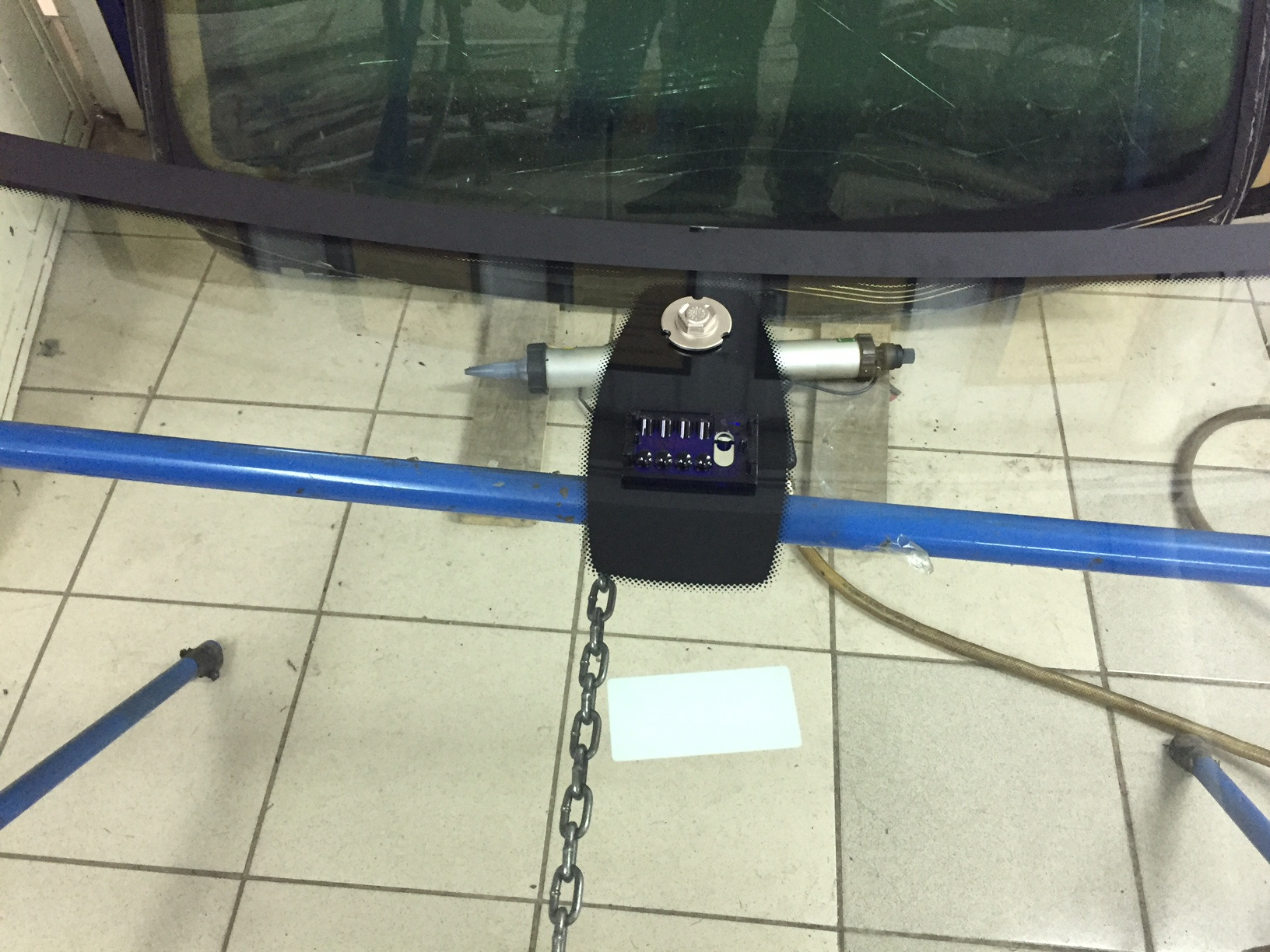 Новое лобовое стекло — BMW 1 series (E81/E87), 1,6 л, 2008 года ...