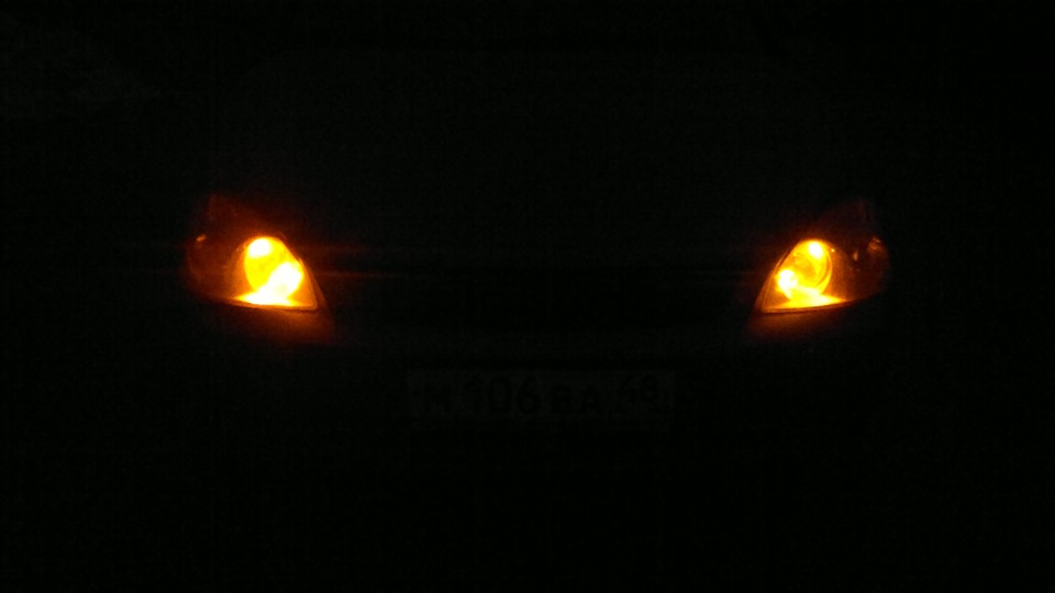 оранжевые габариты — Lada Приора хэтчбек, 1,6 л, 2008 года | фотография ...