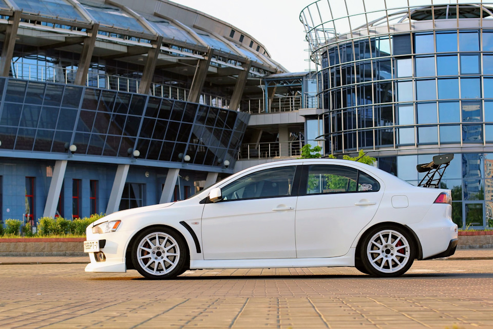 Редкий зверь. Крутая Саша и ее настоящий Mitsubishi Evo — DRIVE2