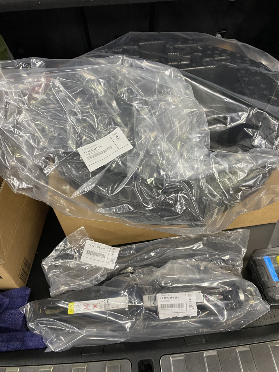 Дооснащение для всех обделённых запаской и инструментом — BMW X6 (G06 ...