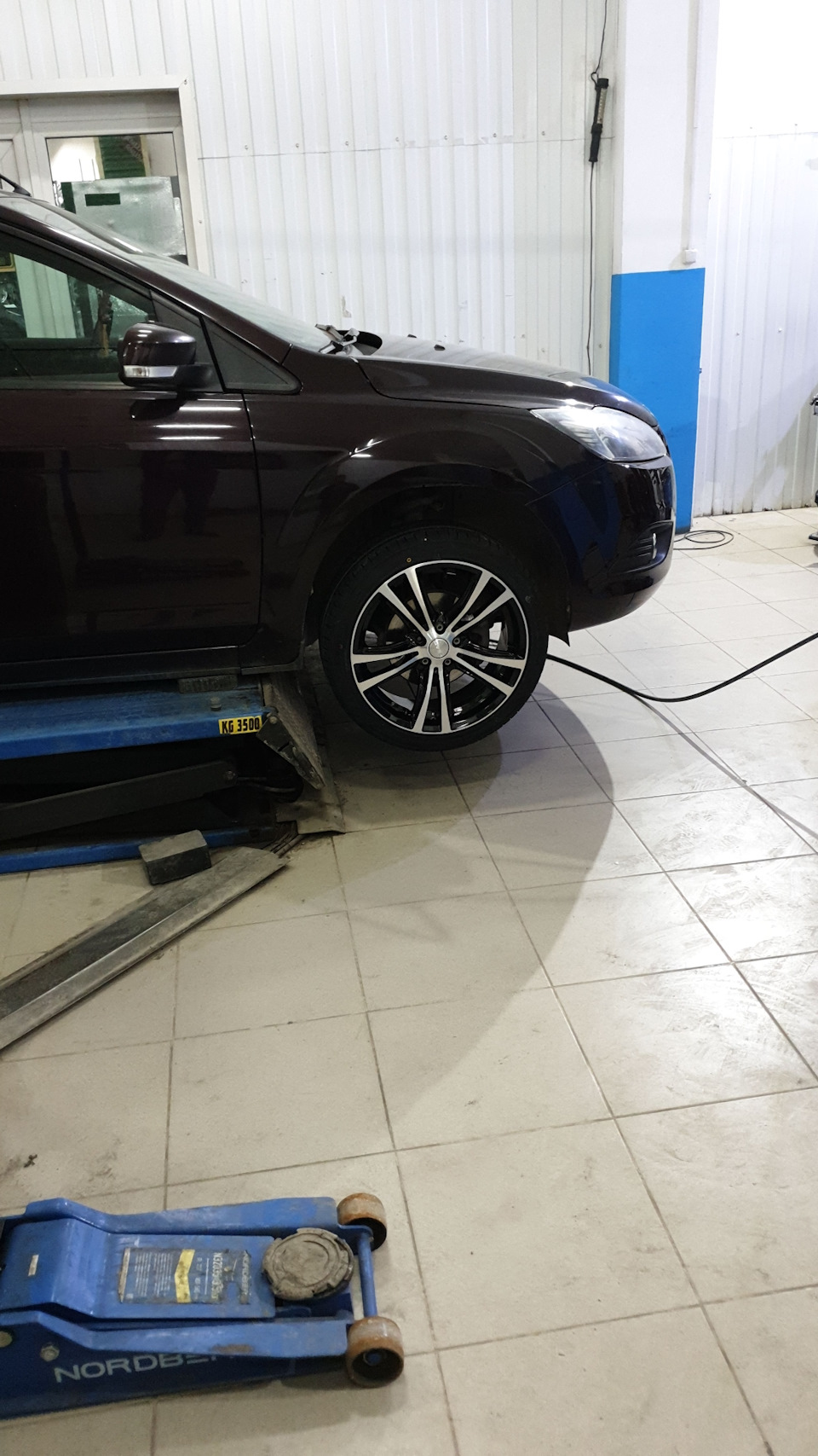 Долгожданная обновка r18 — Ford Focus Sedan II, 1,6 л, 2008 года ...