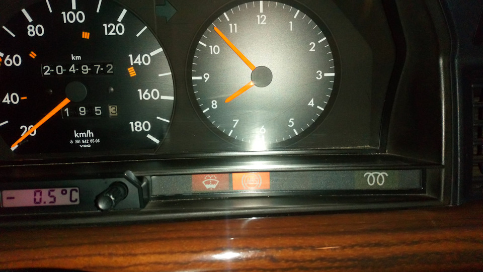 Горит индикатор свечей накаливания. — Mercedes-Benz 190 (W201), 2 л ...