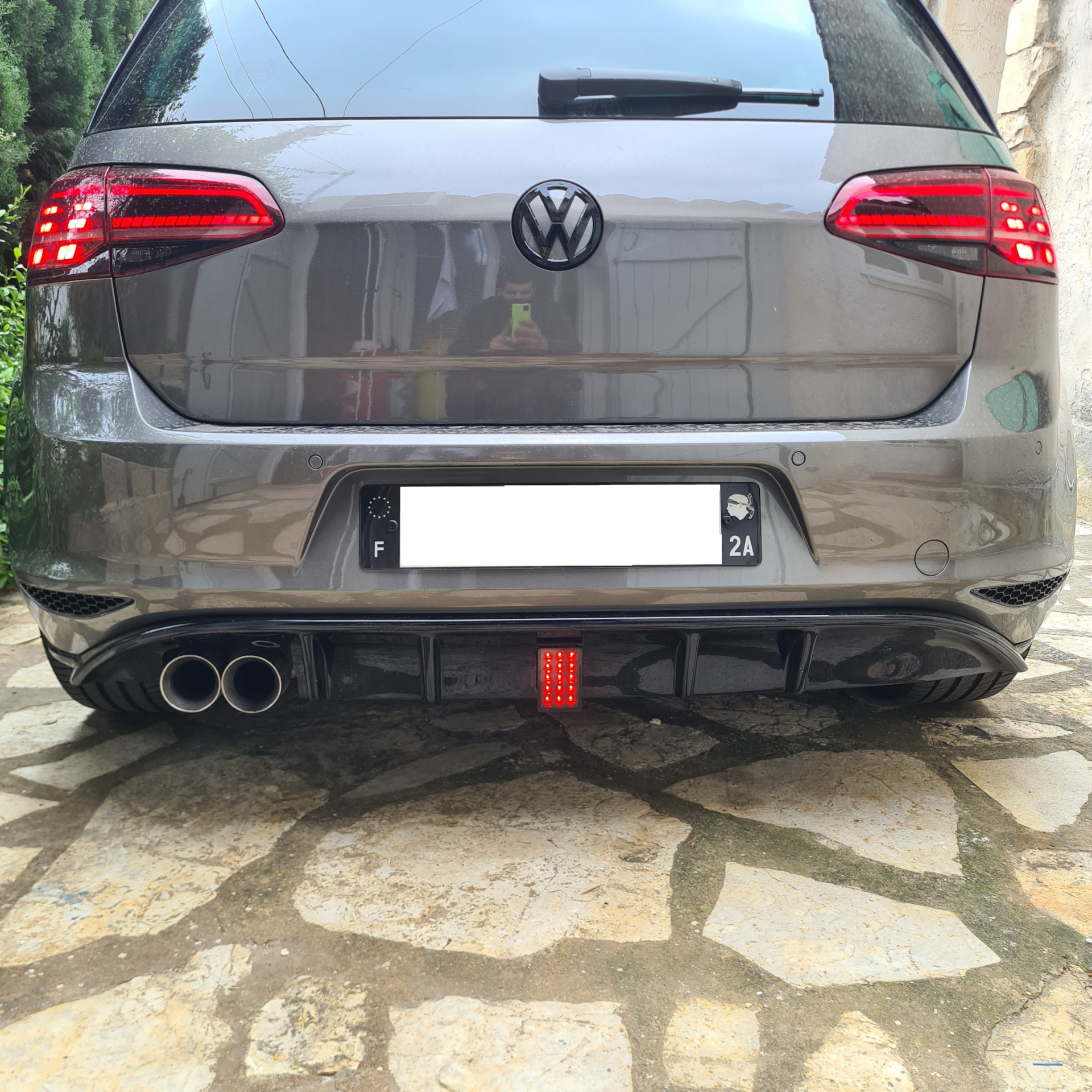 F1 light in the Rieger diffuser — Volkswagen Golf Mk7, 1,2 л, 2014 года ...