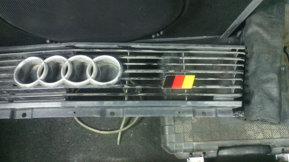 Немецкий шильдик — Audi 100 (C3), 2 л, 1986 года | аксессуары | DRIVE2