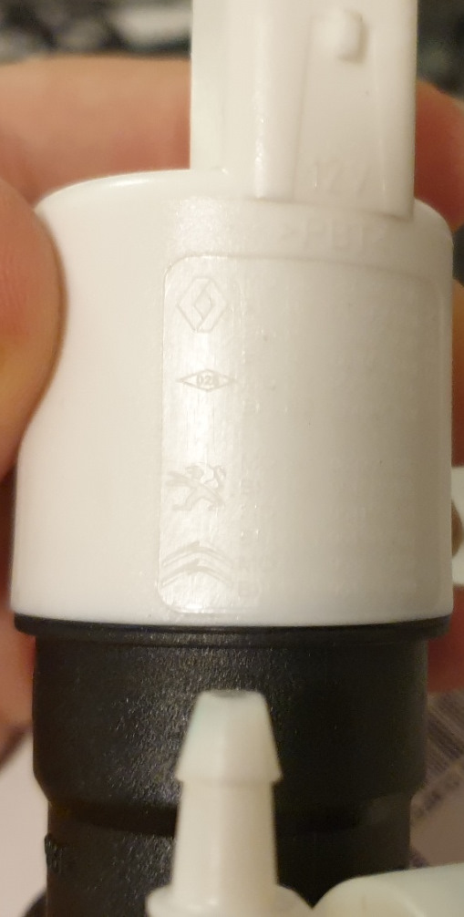 Замена насоса стеклоомывателя — Citroen C5 (1G), 2 л, 2006 года ...